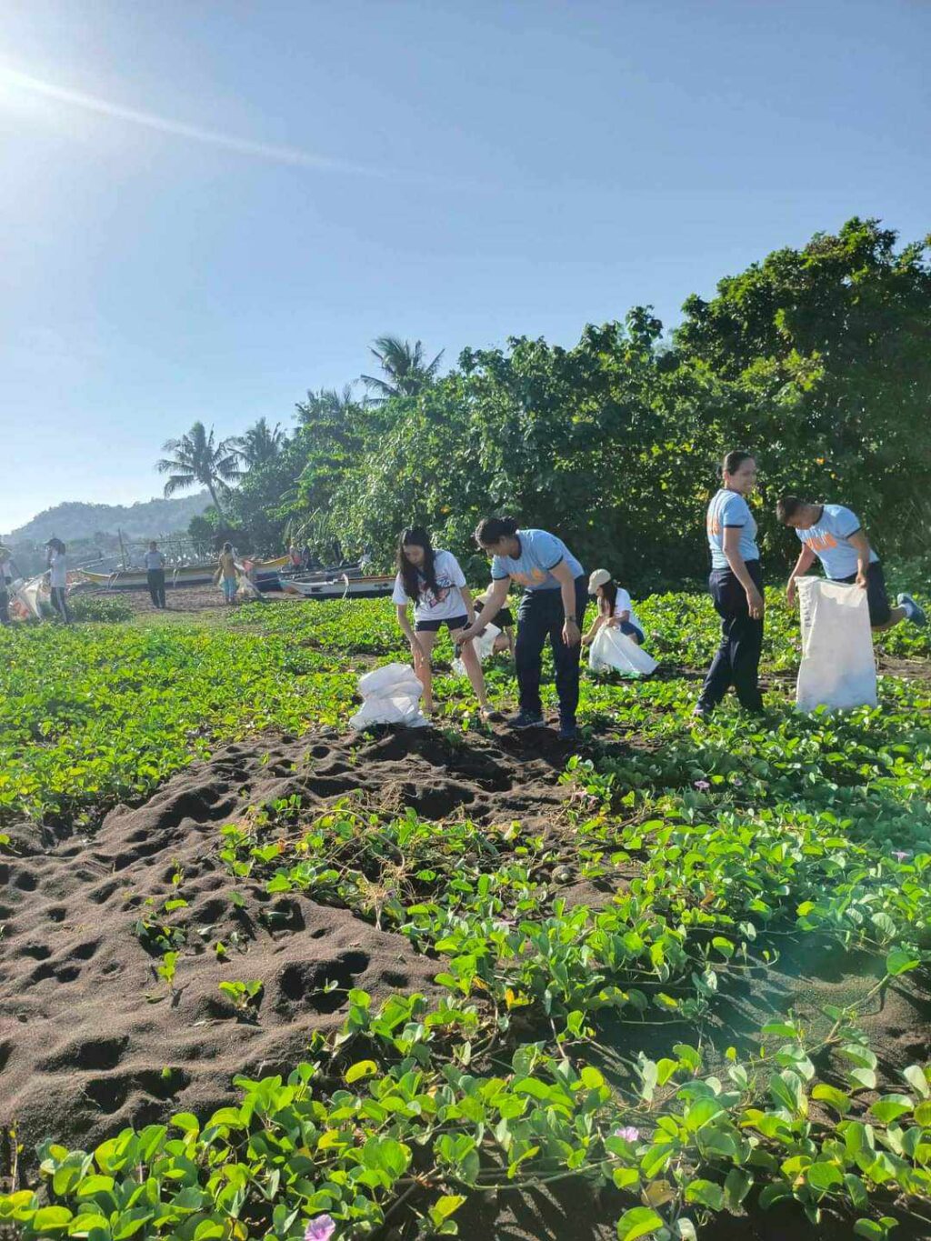 Simultaneous International Coastal Clean-up Drive Day, isinagawa sa ...