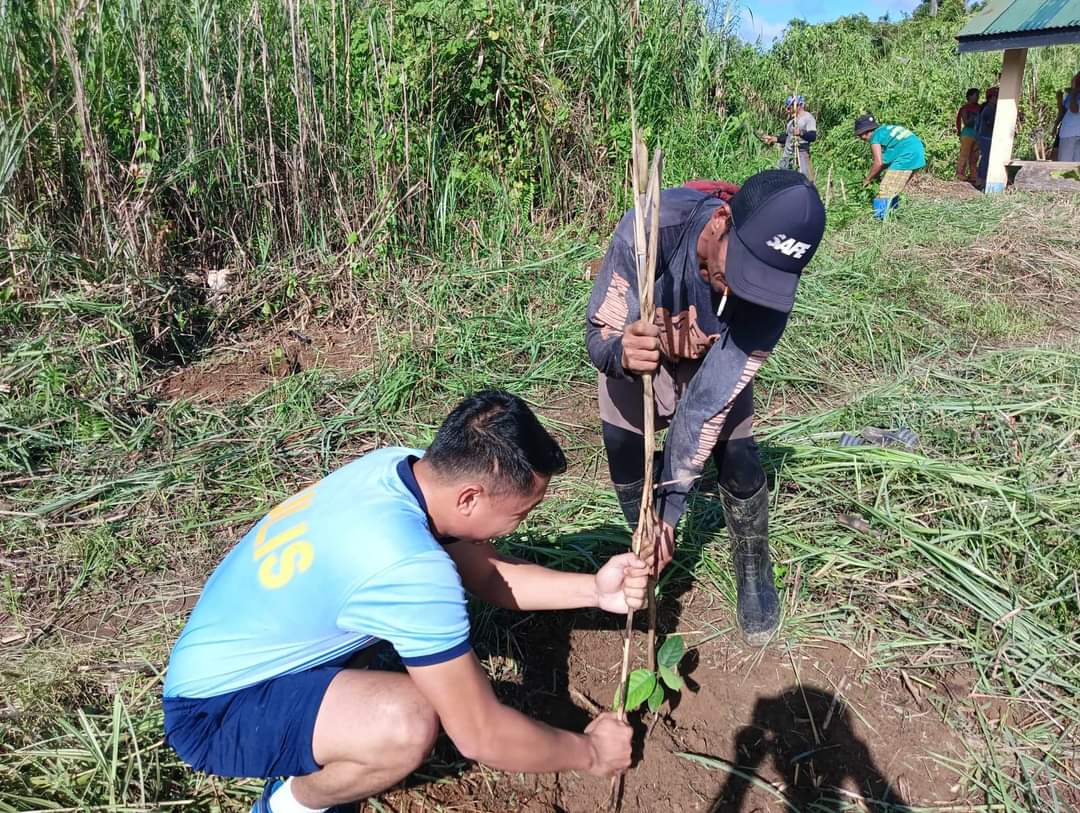 Force Multipliers, nakiisa sa Tree Planting Activity sa Taft, Eastern Samar