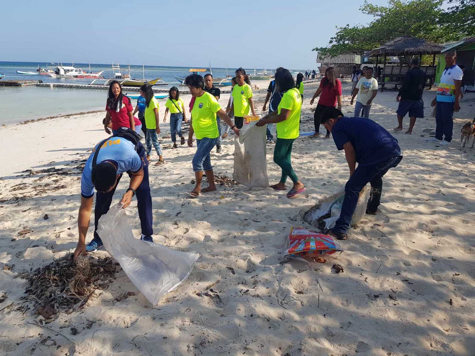 Coastal Clean-up Drive, isinagawa sa Isla ng Cuyo