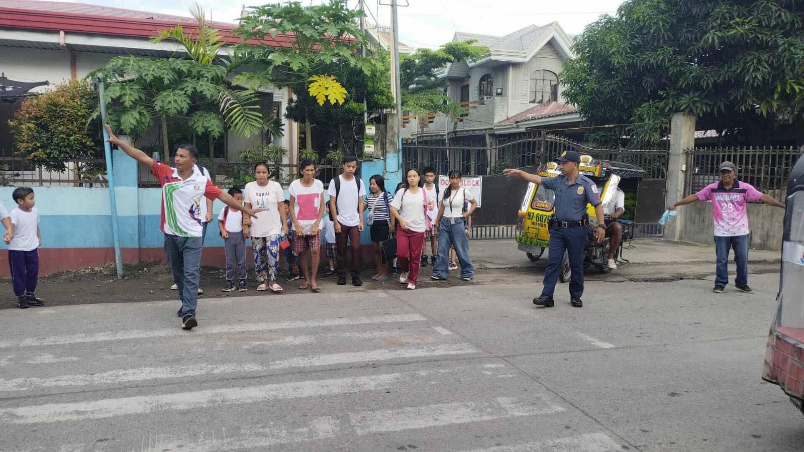 Pulis sa Barangay at BPATS, nagbigay ng police assistance sa balik-eskwela