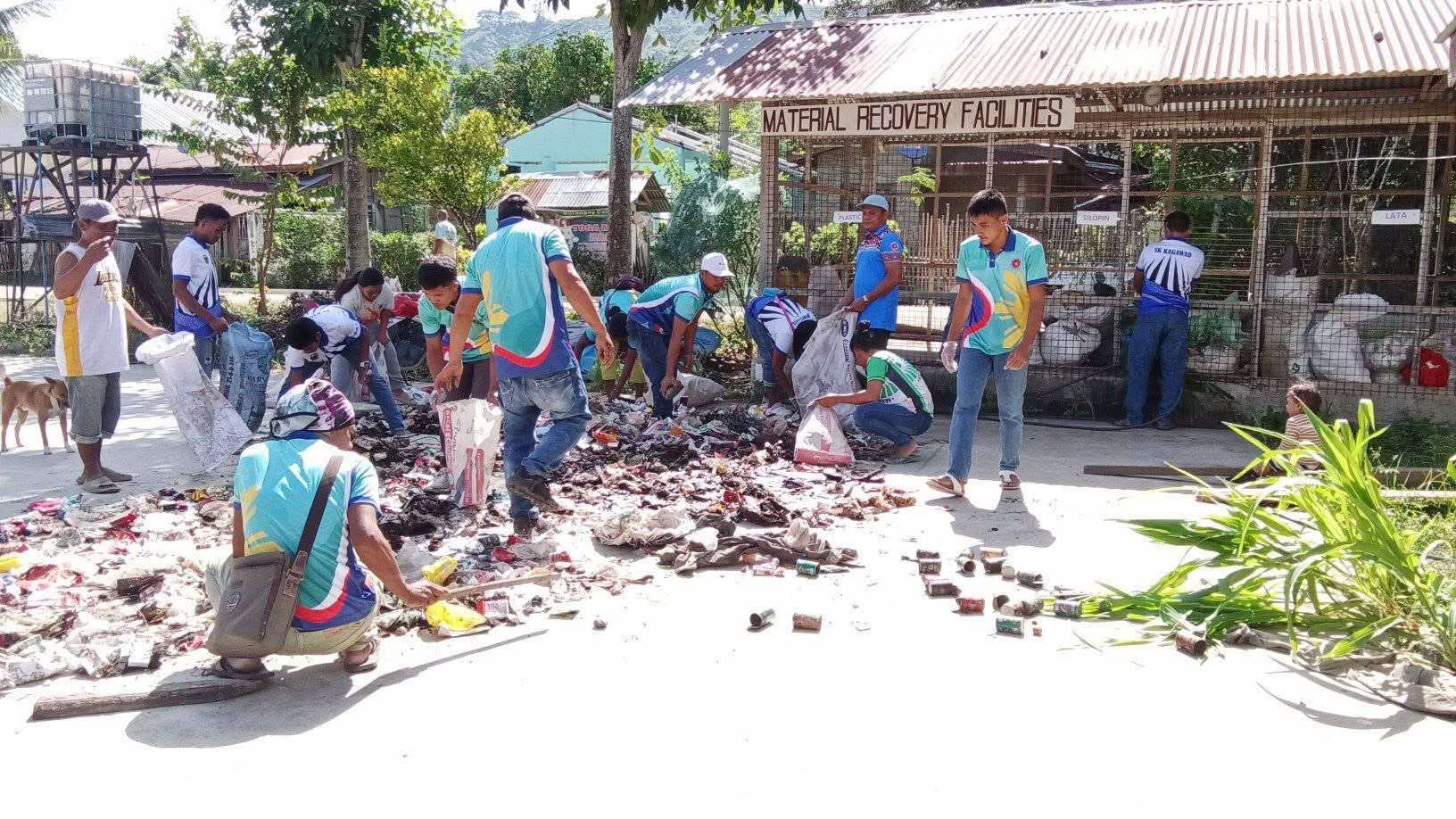 Weekly Clean-Up Drive, isinagawa sa San Fernando, Bukidnon