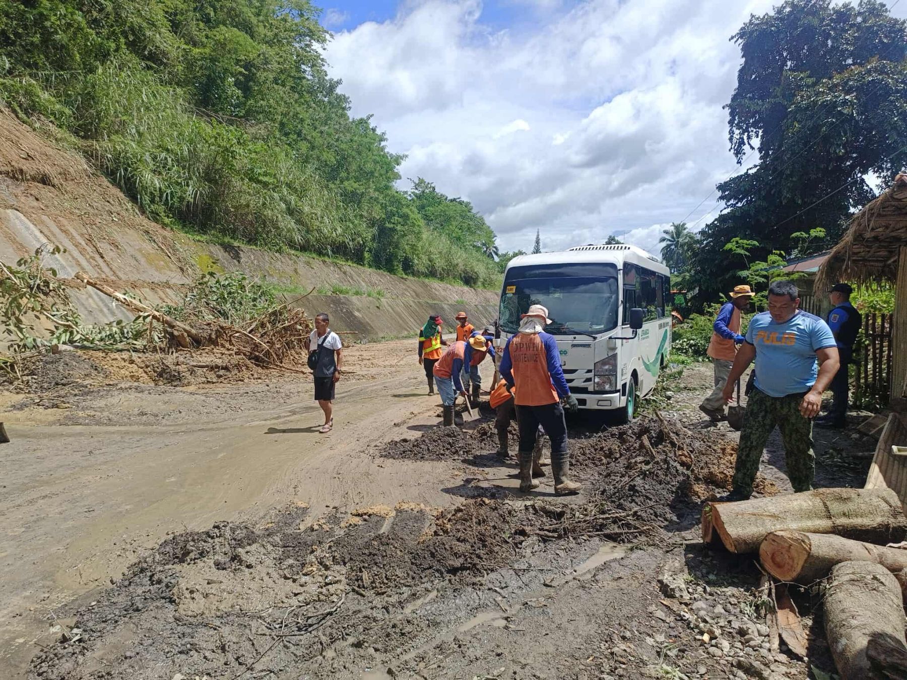 Road Clearing Operation, pinagtulungang isinagawa sa Matag-ob, Leyte